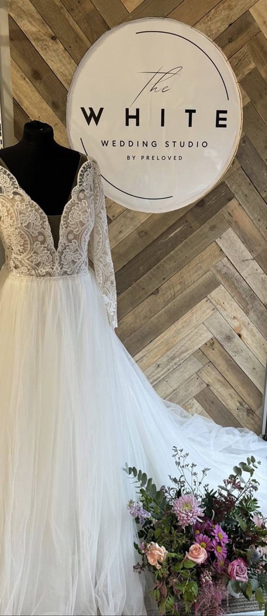 THE WHITE WEDDING STUDIO... - Getting Married in Northern Ireland Magazine